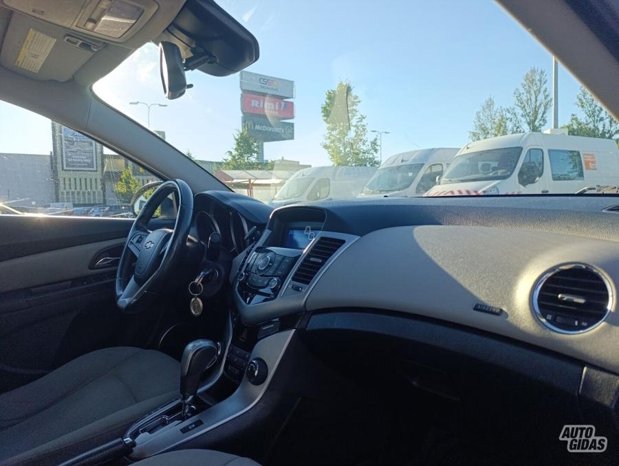Chevrolet Cruze 2011 in Vilnius, with an engine capacity of 1.40 L and mileage of 138 thousand km for 4500 €, photo 18 on AUTOMOTO.COM.LV