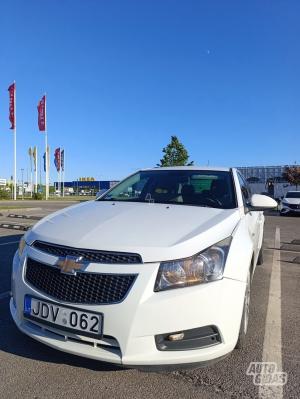 Chevrolet Cruze 2011 in Vilnius, with an engine capacity of 1.40 L and mileage of 138 thousand km for 4500 €, photo 3 on AUTOMOTO.COM.LV