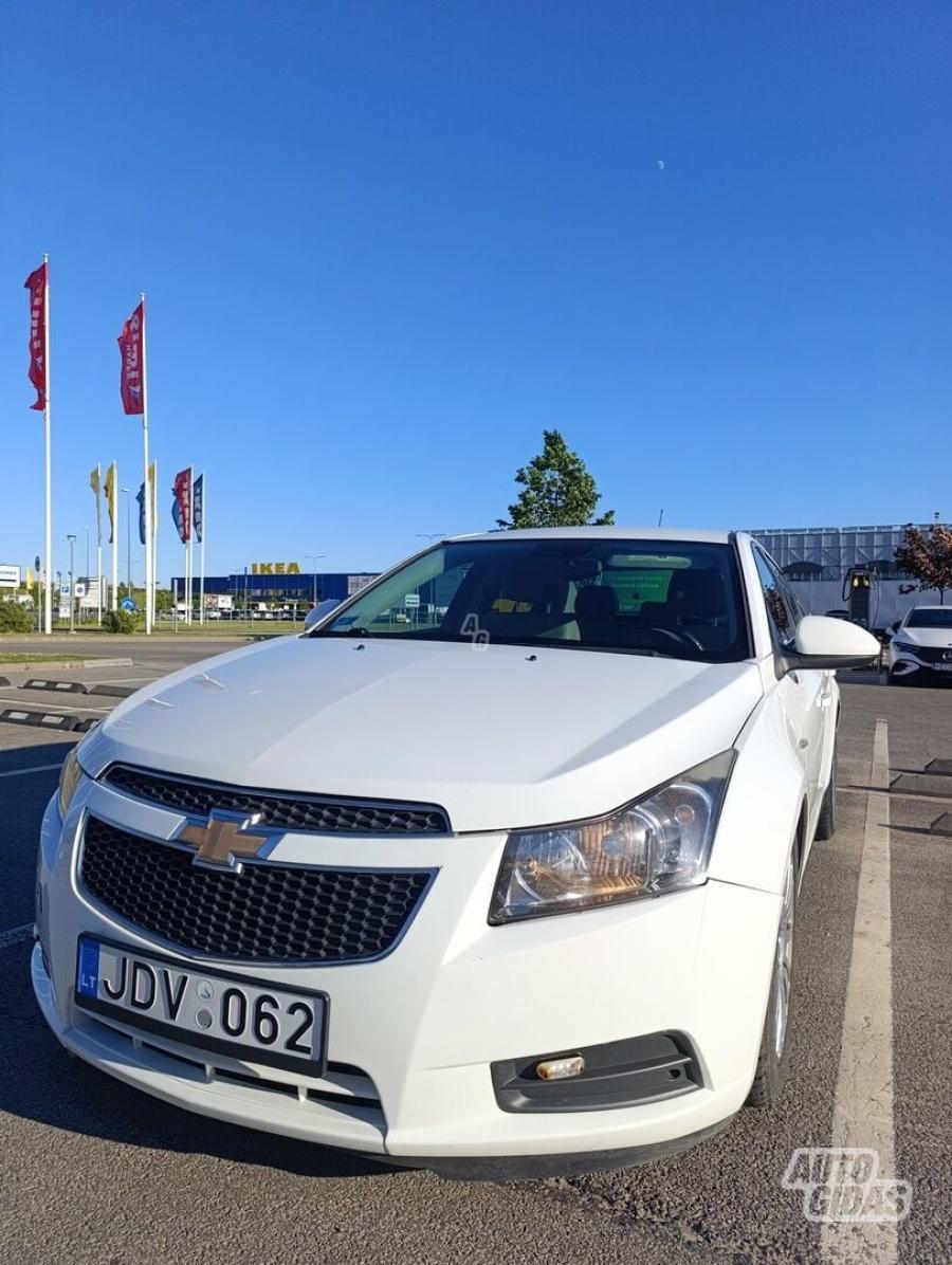 Chevrolet Cruze 2011 in Vilnius, with an engine capacity of 1.40 L and mileage of 138 thousand km for 4500 €, photo 3 on AUTOMOTO.COM.LV