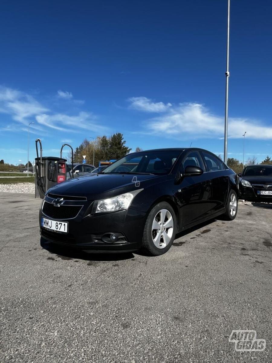 Chevrolet Cruze 2011 in Gargzdai, with an engine capacity of 2.00 L and mileage of 202 thousand km for 2800 €, photo 1 on AUTOMOTO.COM.LV