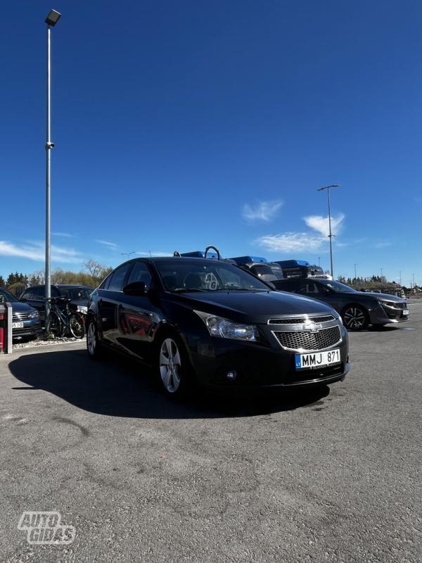 Chevrolet Cruze 2011 in Gargzdai, with an engine capacity of 2.00 L and mileage of 202 thousand km for 2800 €, photo 2 on AUTOMOTO.COM.LV