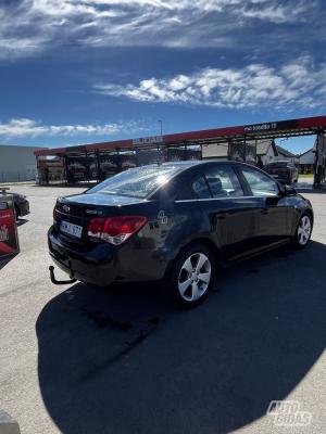 Chevrolet Cruze 2011 in Gargzdai, with an engine capacity of 2.00 L and mileage of 202 thousand km for 2800 €, photo 4 on AUTOMOTO.COM.LV