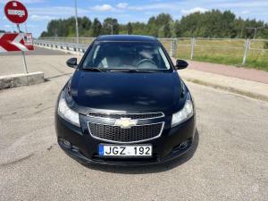 Chevrolet Cruze 2011 in Vilnius, with an engine capacity of 1.99 L and mileage of 204 thousand km for 3000 €, photo 3 on AUTOMOTO.COM.LV