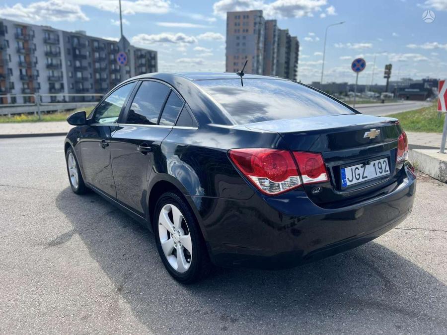 Chevrolet Cruze 2011 in Vilnius, with an engine capacity of 1.99 L and mileage of 204 thousand km for 3000 €, photo 8 on AUTOMOTO.COM.LV