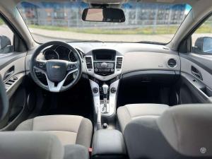 Chevrolet Cruze 2011 in Vilnius, with an engine capacity of 1.99 L and mileage of 204 thousand km for 3000 €, photo 12 on AUTOMOTO.COM.LV