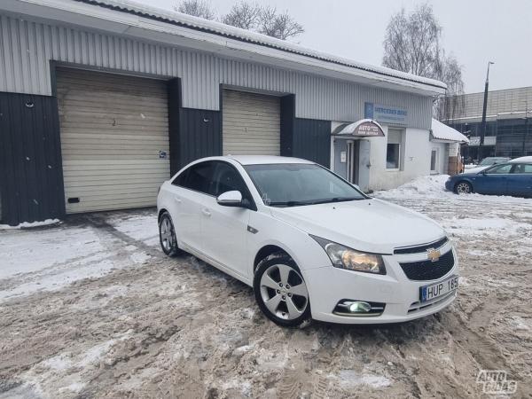 Chevrolet Cruze 2012 in Vilnius, with an engine capacity of 2.00 L and mileage of 421 thousand km for 2000 €, photo 3 on AUTOMOTO.COM.LV