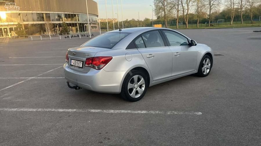 Chevrolet Cruze 2012 in Vilnius, with an engine capacity of 2.00 L and mileage of 256 thousand km for 3250 €, photo 6 on AUTOMOTO.COM.LV
