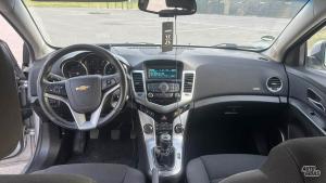 Chevrolet Cruze 2012 in Vilnius, with an engine capacity of 2.00 L and mileage of 256 thousand km for 3250 €, photo 12 on AUTOMOTO.COM.LV