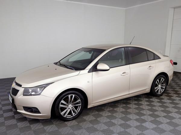 Chevrolet Cruze 2012 in Tallinn, with an engine capacity of 1.80 L and mileage of 185 thousand km for 1499 €, photo 9 on AUTOMOTO.COM.LV