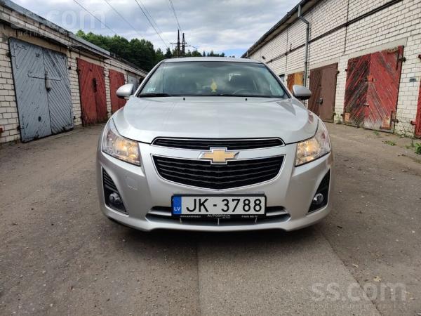 Chevrolet Cruze 2013 in Riga, with an engine capacity of 1.80 L and mileage of 200 thousand km for 5400 €, photo 2 on AUTOMOTO.COM.LV