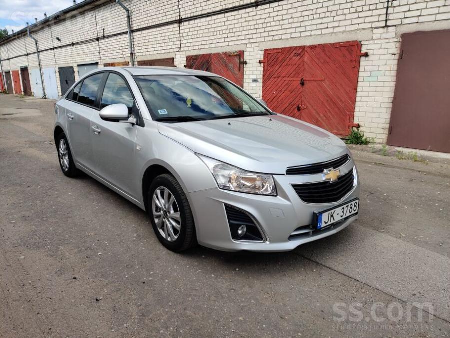Chevrolet Cruze 2013 in Riga, with an engine capacity of 1.80 L and mileage of 200 thousand km for 5400 €, photo 3 on AUTOMOTO.COM.LV