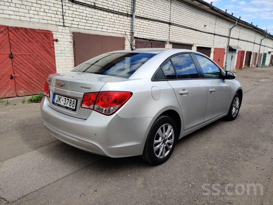 Chevrolet Cruze 2013 in Riga, with an engine capacity of 1.80 L and mileage of 200 thousand km for 5400 €, photo 4 on AUTOMOTO.COM.LV