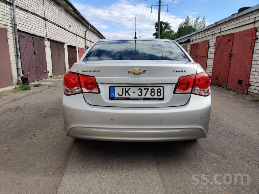 Chevrolet Cruze 2013 in Riga, with an engine capacity of 1.80 L and mileage of 200 thousand km for 5400 €, photo 5 on AUTOMOTO.COM.LV