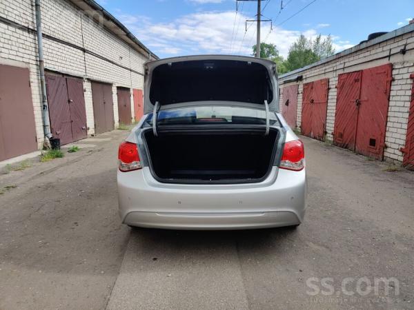 Chevrolet Cruze 2013 in Riga, with an engine capacity of 1.80 L and mileage of 200 thousand km for 5400 €, photo 7 on AUTOMOTO.COM.LV