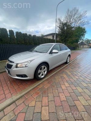 Chevrolet Cruze 2013 in Ventspils, with an engine capacity of 2.00 L and mileage of 193 thousand km for 4000 €, photo  on AUTOMOTO.COM.LV