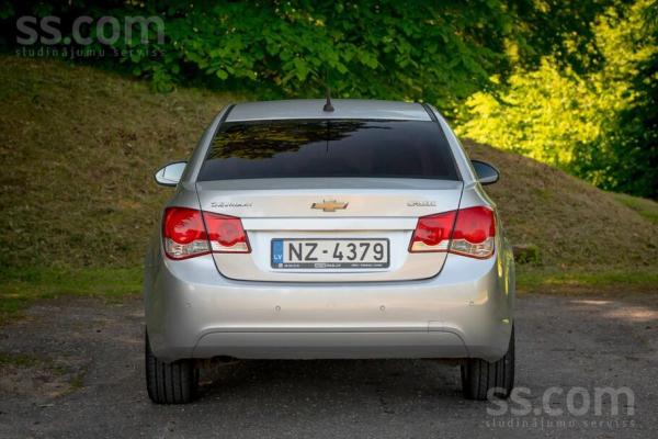 Chevrolet Cruze 2013 in Talsi, with an engine capacity of 2.00 L and mileage of 194 thousand km for 3990 €, photo 5 on AUTOMOTO.COM.LV