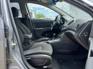 Chevrolet Cruze 2012 in Siauliai, with an engine capacity of 2.00 L and mileage of 195 thousand km for 3150 €, photo 8 on AUTOMOTO.COM.LV