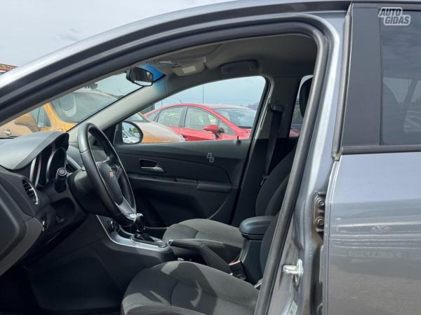 Chevrolet Cruze 2012 in Siauliai, with an engine capacity of 2.00 L and mileage of 195 thousand km for 3150 €, photo 10 on AUTOMOTO.COM.LV