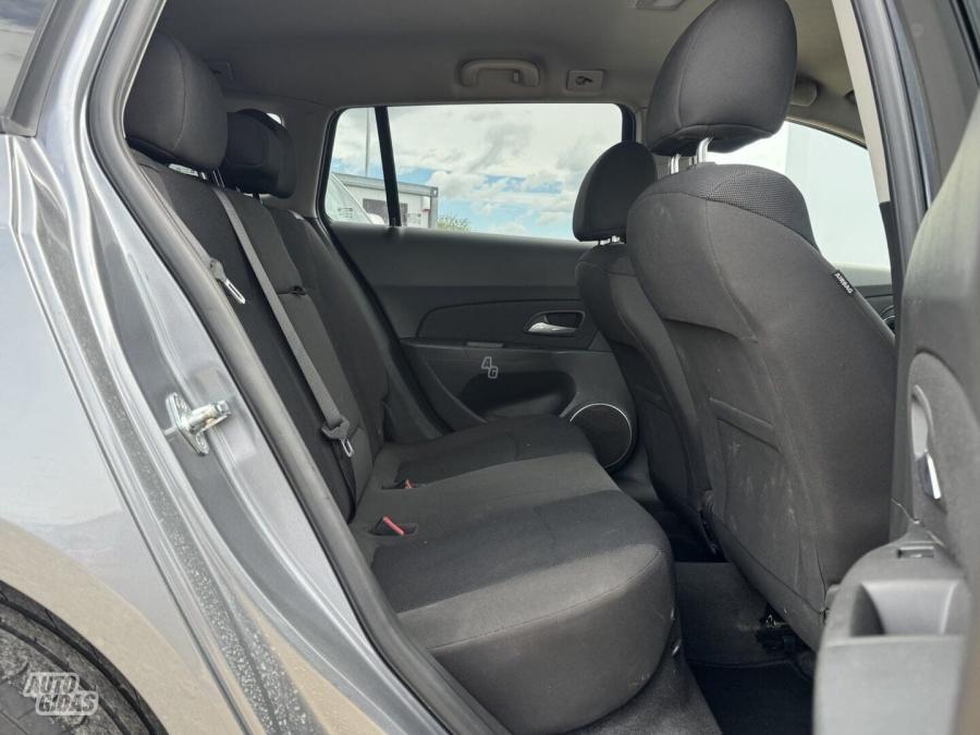 Chevrolet Cruze 2012 in Siauliai, with an engine capacity of 2.00 L and mileage of 195 thousand km for 3150 €, photo 13 on AUTOMOTO.COM.LV