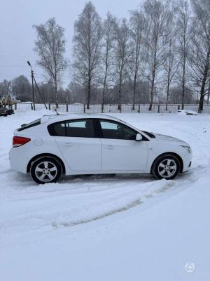 Balts Chevrolet Cruze 2012 Panevēža, ar dzinēja tilpumu 1.80 L un nobraukumu 192 tūkst. km par 3900 €, foto 4 vietnē AUTOMOTO.COM.LV