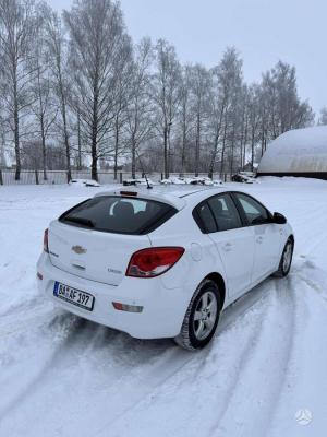 Balts Chevrolet Cruze 2012 Panevēža, ar dzinēja tilpumu 1.80 L un nobraukumu 192 tūkst. km par 3900 €, foto 5 vietnē AUTOMOTO.COM.LV