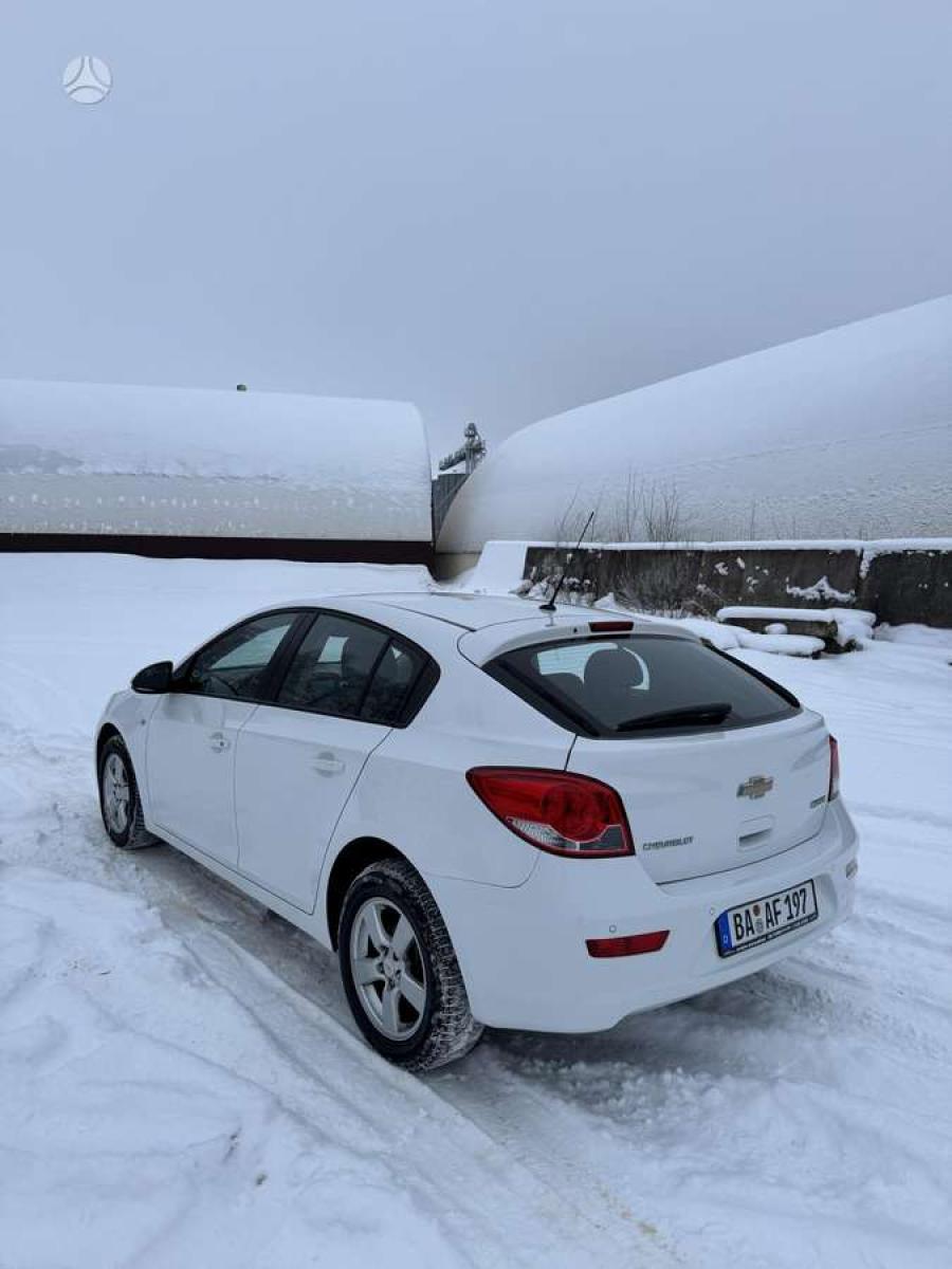 Balts Chevrolet Cruze 2012 Panevēža, ar dzinēja tilpumu 1.80 L un nobraukumu 192 tūkst. km par 3900 €, foto 7 vietnē AUTOMOTO.COM.LV
