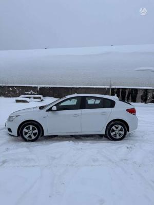 Balts Chevrolet Cruze 2012 Panevēža, ar dzinēja tilpumu 1.80 L un nobraukumu 192 tūkst. km par 3900 €, foto 8 vietnē AUTOMOTO.COM.LV