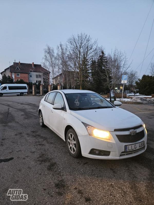 Balts Chevrolet Cruze 2012 Kauņa, ar dzinēja tilpumu 2.00 L un nobraukumu 247 tūkst. km par 3100 €, foto 2 vietnē AUTOMOTO.COM.LV
