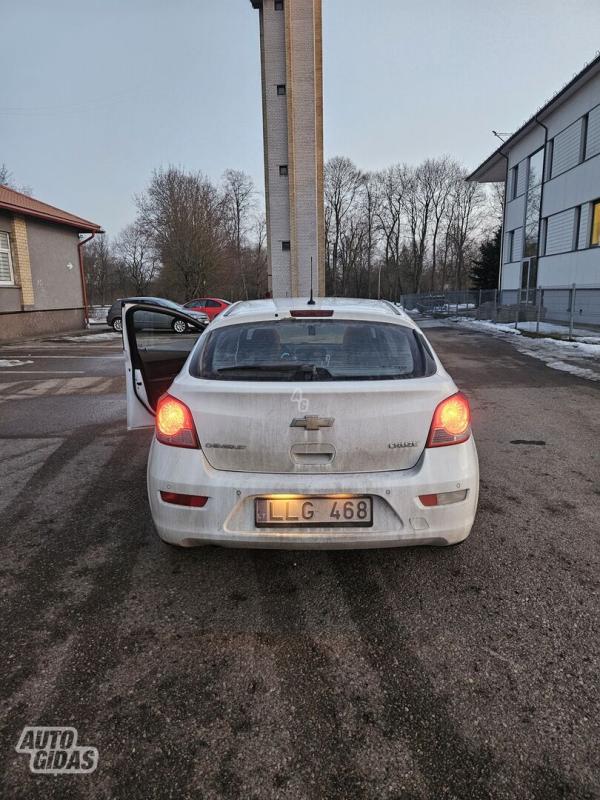 Balts Chevrolet Cruze 2012 Kauņa, ar dzinēja tilpumu 2.00 L un nobraukumu 247 tūkst. km par 3000 €, foto 5 vietnē AUTOMOTO.COM.LV