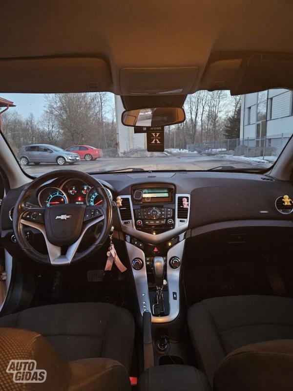 Balts Chevrolet Cruze 2012 Kauņa, ar dzinēja tilpumu 2.00 L un nobraukumu 247 tūkst. km par 3000 €, foto 7 vietnē AUTOMOTO.COM.LV