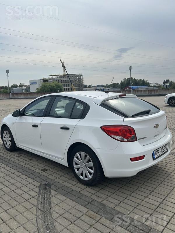 Balts Chevrolet Cruze 2012 Rīga, ar dzinēja tilpumu 1.60 L un nobraukumu 215 tūkst. km par 2500 €, foto 3 vietnē AUTOMOTO.COM.LV