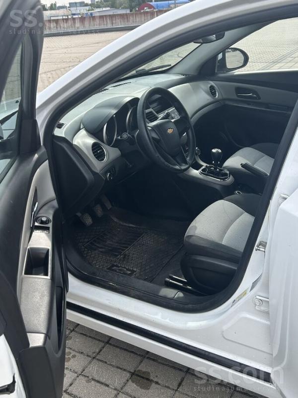 Balts Chevrolet Cruze 2012 Rīga, ar dzinēja tilpumu 1.60 L un nobraukumu 215 tūkst. km par 2500 €, foto 9 vietnē AUTOMOTO.COM.LV
