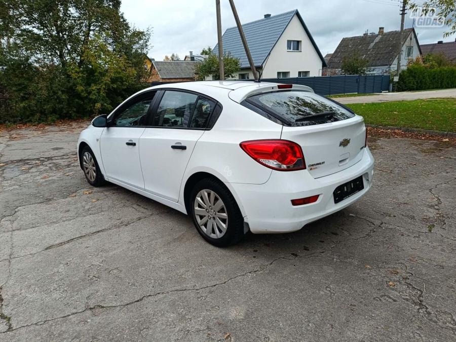 Balts Chevrolet Cruze 2012 Panevēža, ar dzinēja tilpumu 1.60 L un nobraukumu 211 tūkst. km par 1999 €, foto 15 vietnē AUTOMOTO.COM.LV