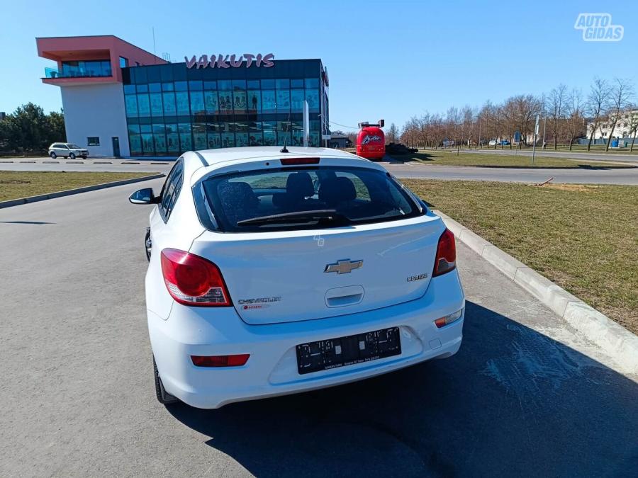 Balts Chevrolet Cruze 2012 Panevēža, ar dzinēja tilpumu 1.60 L un nobraukumu 211 tūkst. km par 1999 €, foto 20 vietnē AUTOMOTO.COM.LV