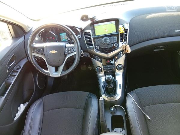 Balts Chevrolet Cruze 2014 Viļņa, ar dzinēja tilpumu 1.40 L un nobraukumu 252 tūkst. km par 3650 €, foto 2 vietnē AUTOMOTO.COM.LV