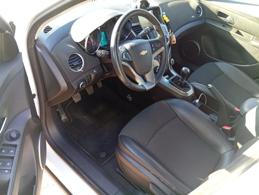 Balts Chevrolet Cruze 2014 Viļņa, ar dzinēja tilpumu 1.40 L un nobraukumu 252 tūkst. km par 3650 €, foto 6 vietnē AUTOMOTO.COM.LV
