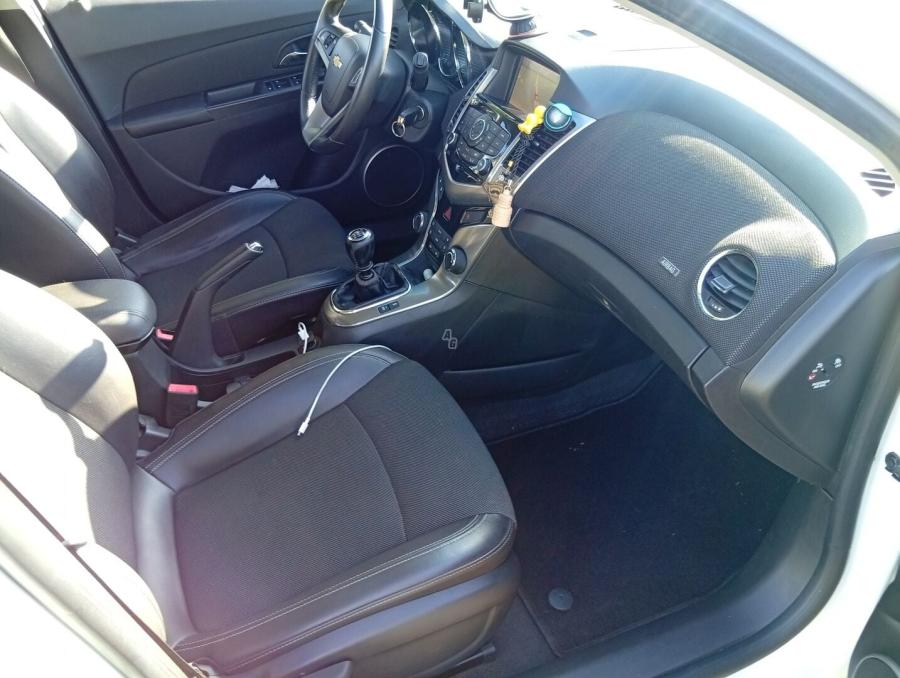 Balts Chevrolet Cruze 2014 Viļņa, ar dzinēja tilpumu 1.40 L un nobraukumu 252 tūkst. km par 3650 €, foto 13 vietnē AUTOMOTO.COM.LV