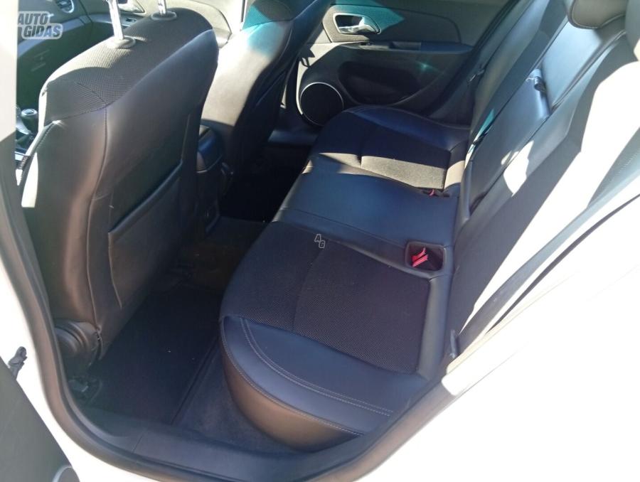 Balts Chevrolet Cruze 2014 Viļņa, ar dzinēja tilpumu 1.40 L un nobraukumu 252 tūkst. km par 3650 €, foto 18 vietnē AUTOMOTO.COM.LV