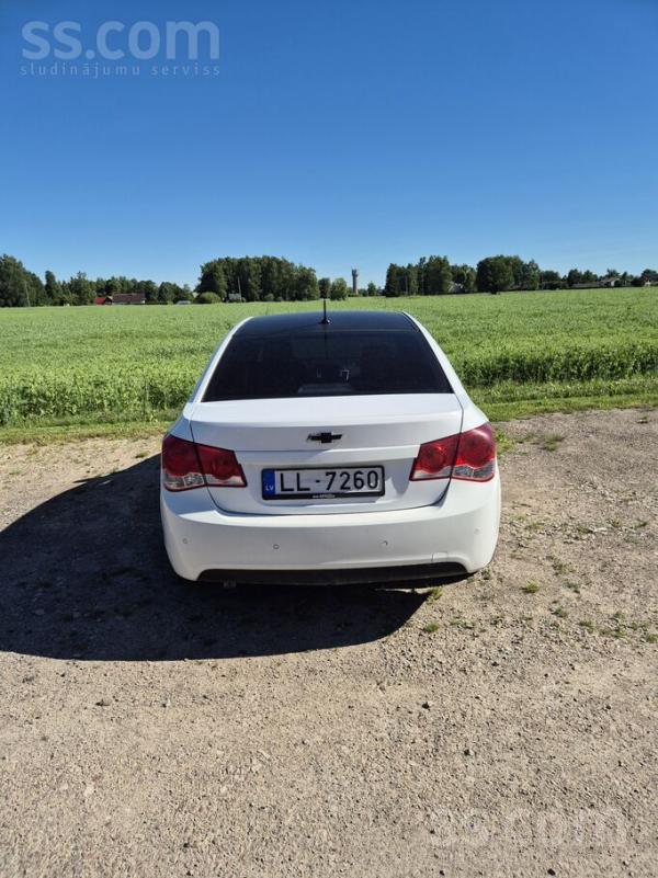 Balts Chevrolet Cruze 2009 Bauska, ar dzinēja tilpumu 1.80 L un nobraukumu 249 tūkst. km par 4500 €, foto 2 vietnē AUTOMOTO.COM.LV