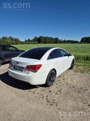 Белый Шевроле Круз 2009 в Бауска, объемом двигателя 1.80 л и пробегом 249 тыс. км за 4500 €, фото 4 на AUTOMOTO.COM.LV
