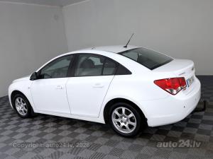 Белый Шевроле Круз 2010 в Таллин, объемом двигателя 2.00 л и пробегом 334 тыс. км за 1799 €, фото 5 на AUTOMOTO.COM.LV