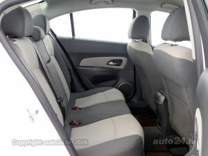 Белый Шевроле Круз 2010 в Таллин, объемом двигателя 2.00 л и пробегом 334 тыс. км за 1799 €, фото 8 на AUTOMOTO.COM.LV