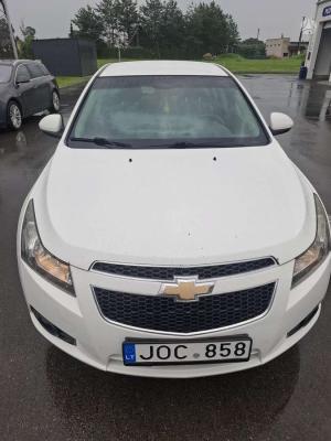 Balts Chevrolet Cruze 2010 Mažeikiai, ar dzinēja tilpumu 2.00 L un nobraukumu 262 tūkst. km par 2400 €, foto 6 vietnē AUTOMOTO.COM.LV