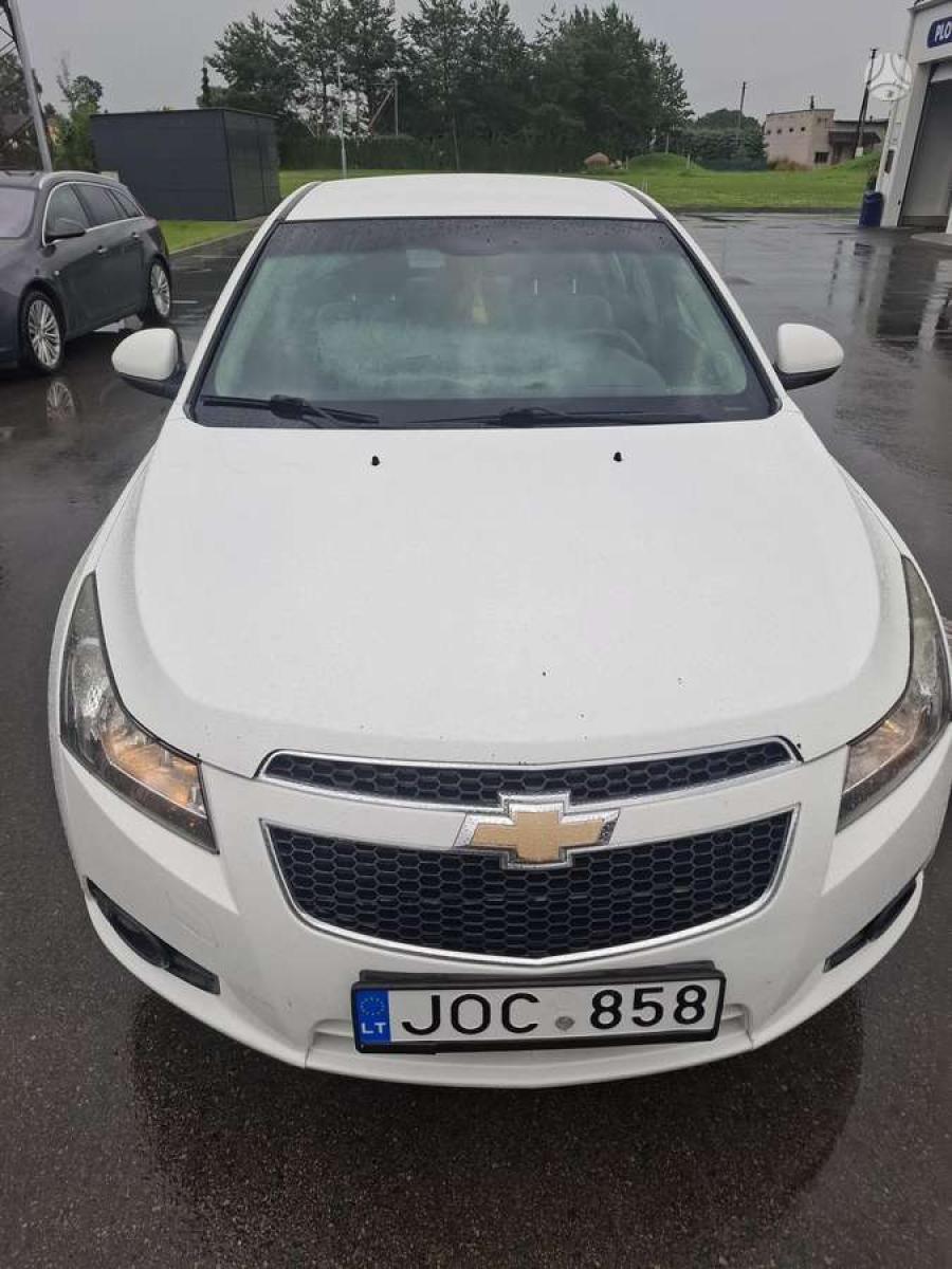 Balts Chevrolet Cruze 2010 Mažeikiai, ar dzinēja tilpumu 2.00 L un nobraukumu 262 tūkst. km par 2400 €, foto 6 vietnē AUTOMOTO.COM.LV