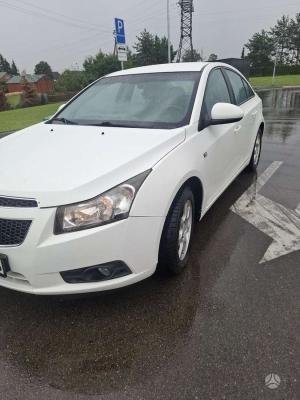 Balts Chevrolet Cruze 2010 Mažeikiai, ar dzinēja tilpumu 2.00 L un nobraukumu 262 tūkst. km par 2400 €, foto 7 vietnē AUTOMOTO.COM.LV