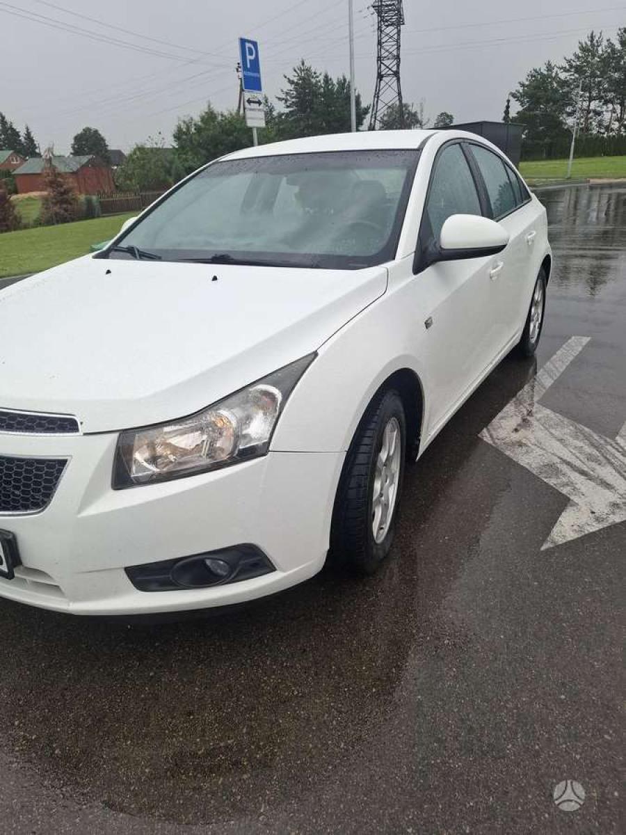 Balts Chevrolet Cruze 2010 Mažeikiai, ar dzinēja tilpumu 2.00 L un nobraukumu 262 tūkst. km par 2400 €, foto 7 vietnē AUTOMOTO.COM.LV