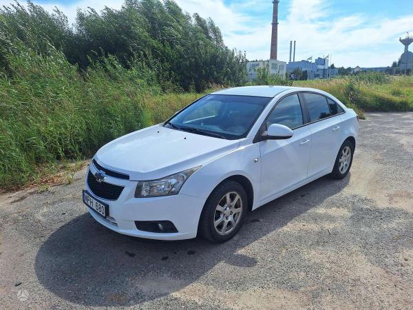 Balts Chevrolet Cruze 2010 Kaišiadorys, ar dzinēja tilpumu 2.00 L un nobraukumu 215 tūkst. km par 2300 €, foto 4 vietnē AUTOMOTO.COM.LV