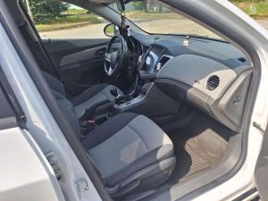 Balts Chevrolet Cruze 2010 Kaišiadorys, ar dzinēja tilpumu 2.00 L un nobraukumu 215 tūkst. km par 2300 €, foto 9 vietnē AUTOMOTO.COM.LV