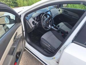 Balts Chevrolet Cruze 2010 Kaišiadorys, ar dzinēja tilpumu 2.00 L un nobraukumu 215 tūkst. km par 2300 €, foto 10 vietnē AUTOMOTO.COM.LV