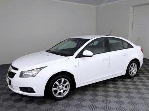 Белый Шевроле Круз 2010 в Таллин, объемом двигателя 2.00 л и пробегом 334 тыс. км за 1399 €, фото 3 на AUTOMOTO.COM.LV